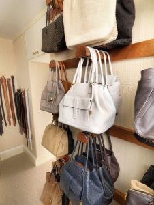 25 inspirations pour ranger vos sacs à main