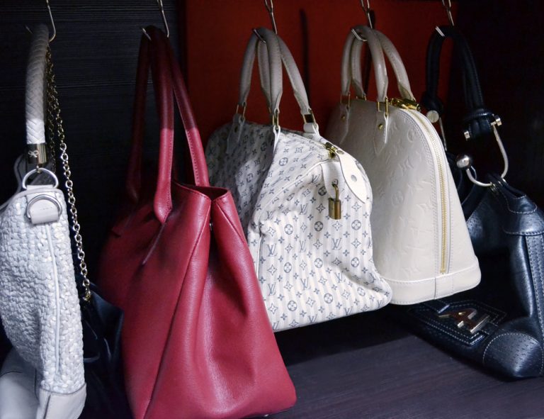 25 inspirations pour ranger vos sacs à main